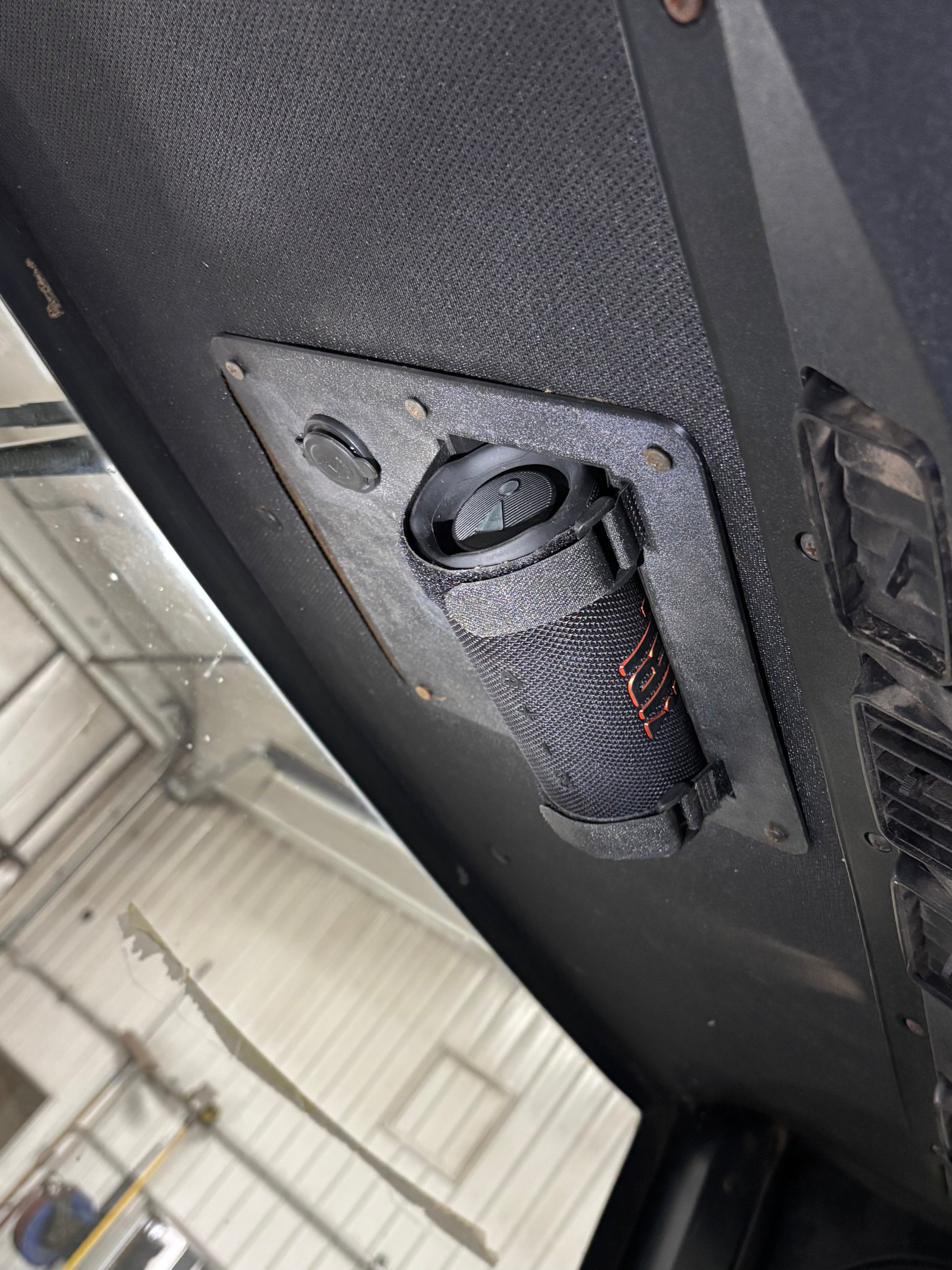 John Deere Sound Guard Bluetooth Speaker Bracket – 6th Gen Farmer